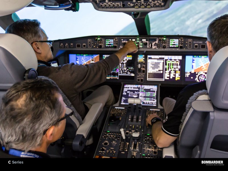 Le premier simulateur de vol complet d’avion C Series de Bombardier ...