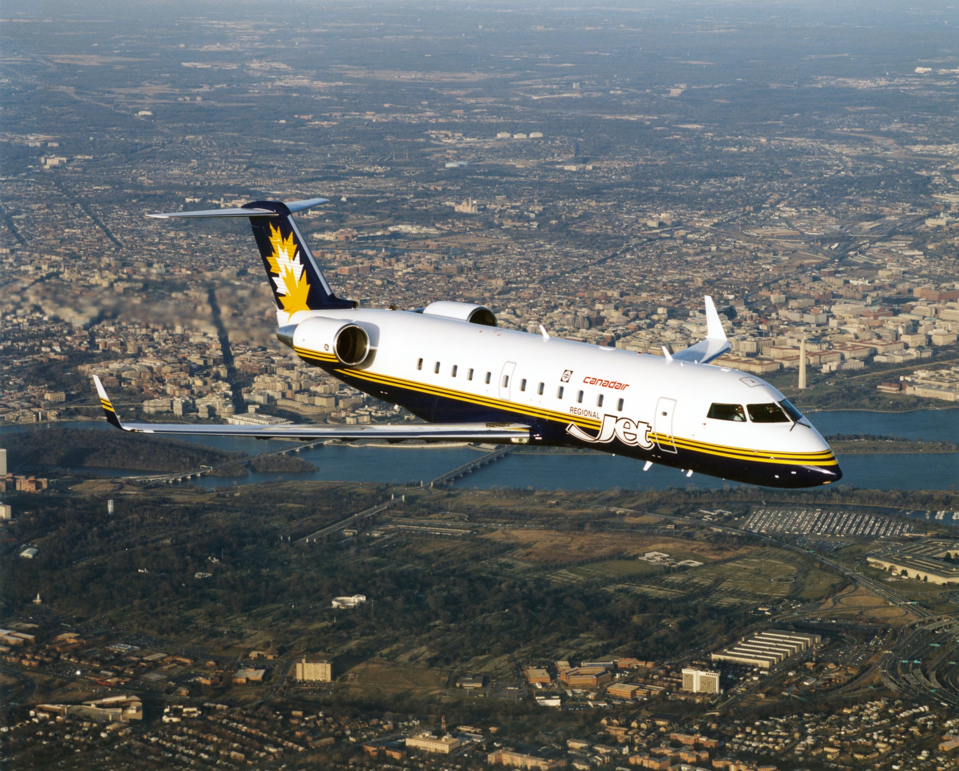 Le CRJ a 30 ans aujourd’hui - Les Ailes du Québec